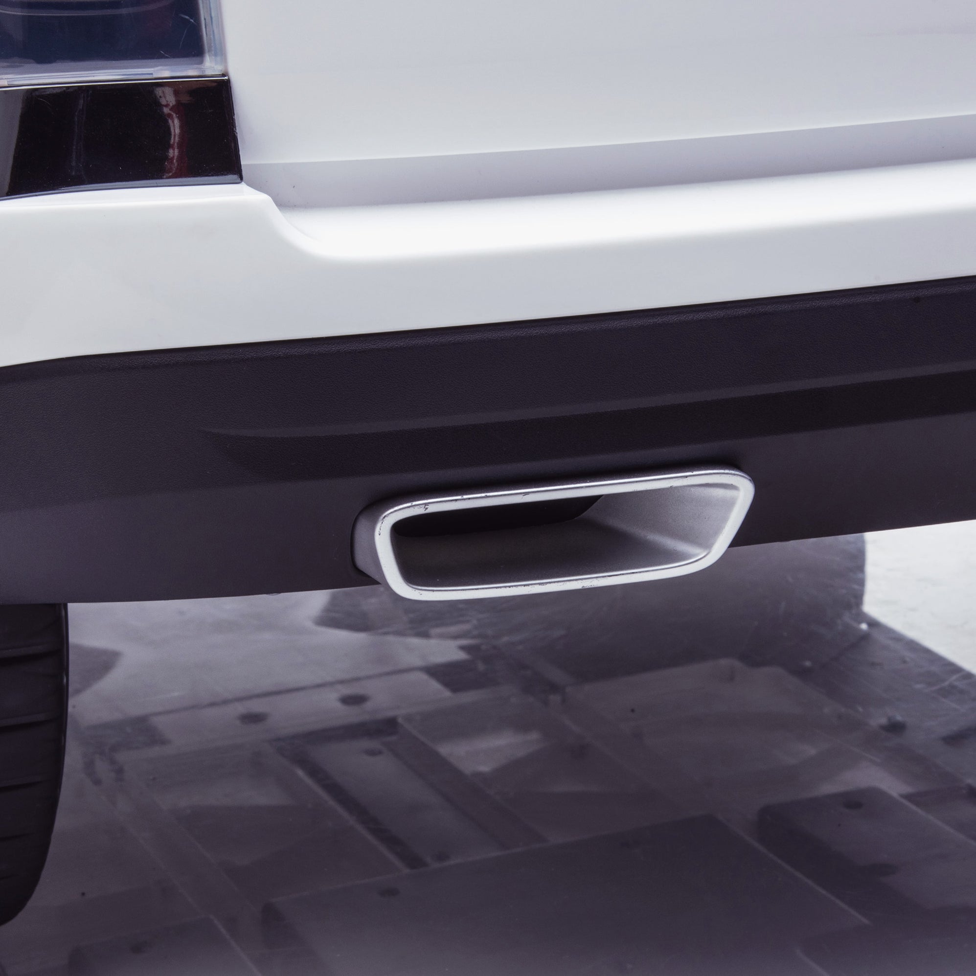 Range Rover Vogue 24V/7AH Battery Electric Ride On Car — RiiRoo