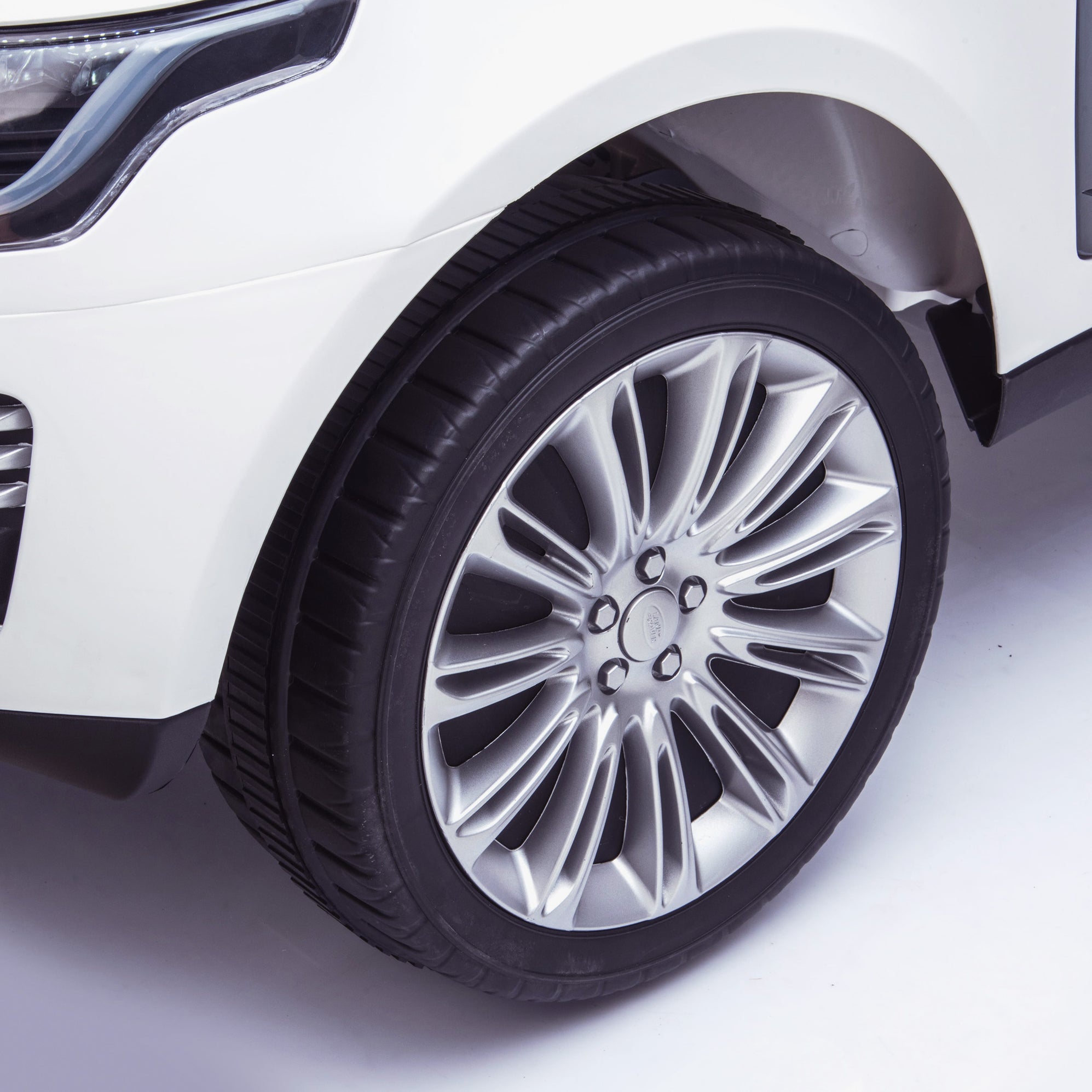 Range Rover Vogue 24V/7AH Battery Electric Ride On Car — RiiRoo